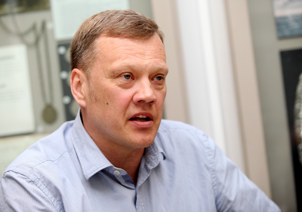 Komentāri | “A, ēst tu gribi? Darbu gribi?” Blodons nikns uz Latvijas ...