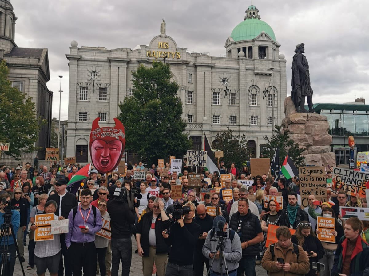 Komentāri | “Nav sarkanā paklāja diktatoriem!” Trampa vizīte Skotijā ...